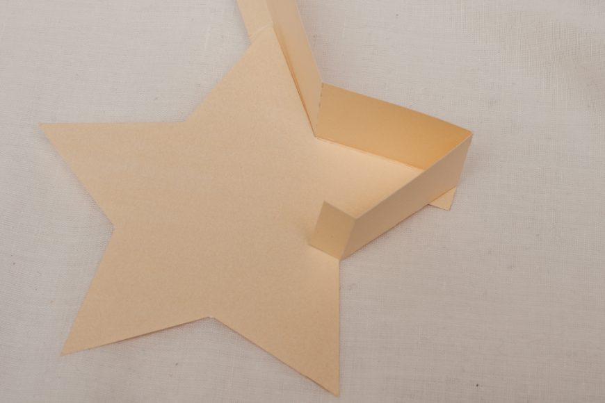 DIY: A star-shaped box - Paper Paradise